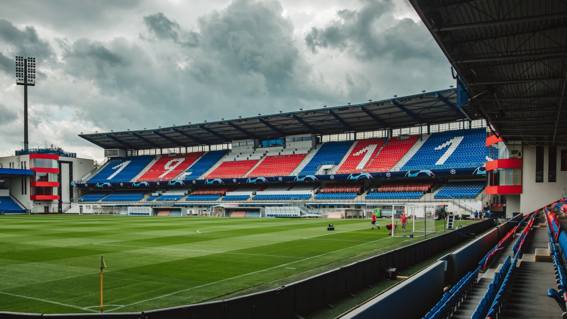 Doosan Arena se převléká do slavnostního! Play-off Ligy mistrů už v ...