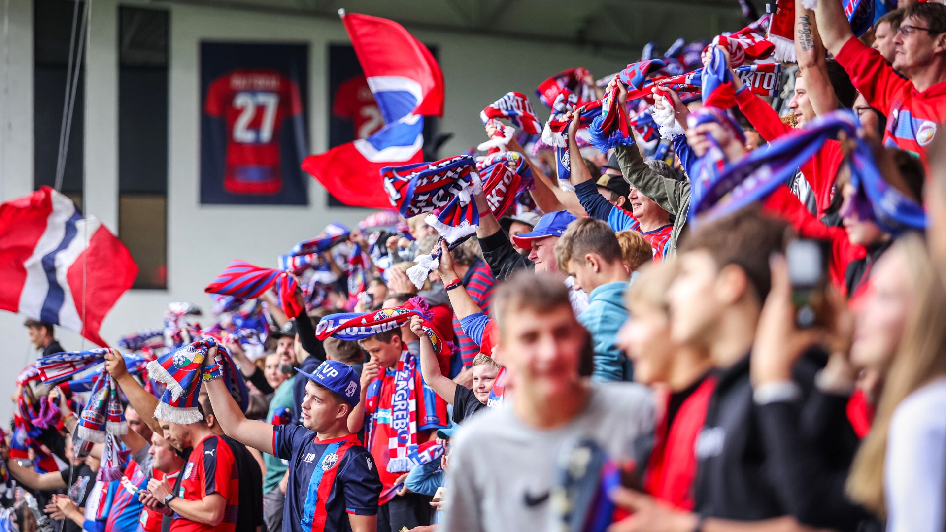 Volný prodej vstupenek na zápas s Barcelonou začne v pátek | FC ...